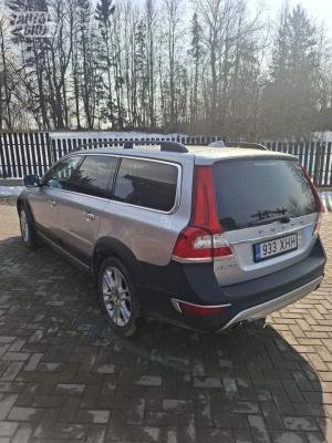Volvo XC70 2015 in Vilnius, with an engine capacity of 2.40 L and mileage of 335 thousand km for 8999 €, photo 2 on AUTOMOTO.COM.LV