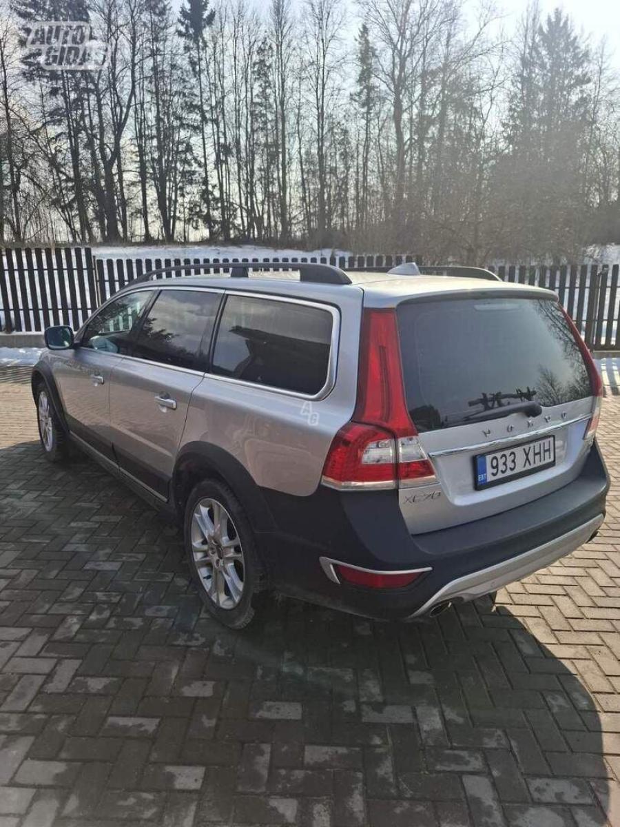 Volvo XC70 2015 in Vilnius, with an engine capacity of 2.40 L and mileage of 335 thousand km for 8999 €, photo 2 on AUTOMOTO.COM.LV