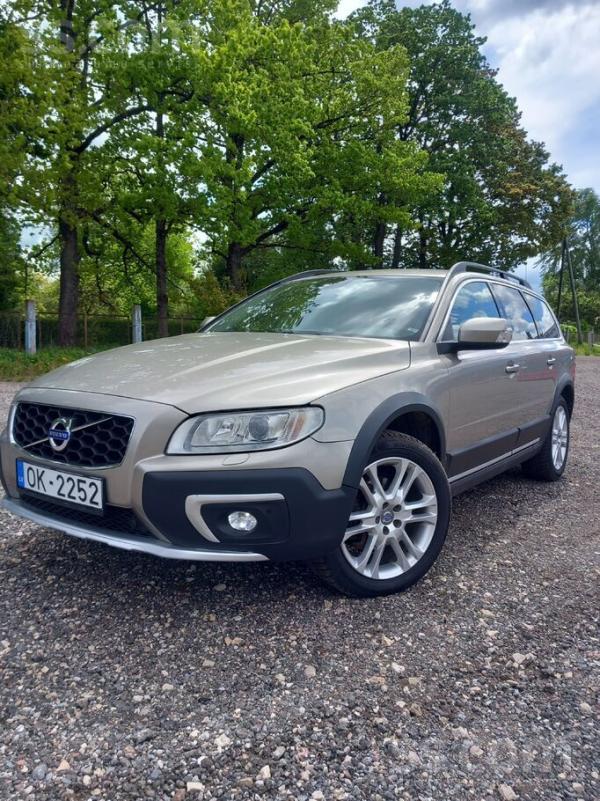 Volvo XC70 2015 Cēsis, ar dzinēja tilpumu 2.40 L un nobraukumu 262 tūkst. km par 12490 €, foto 1 vietnē AUTOMOTO.COM.LV