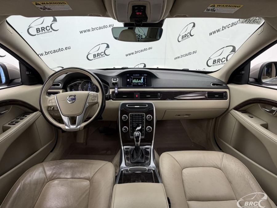Volvo XC70 2015 in Vilnius, with an engine capacity of 2.95 L and mileage of 0 thousand km for 12700 €, photo 4 on AUTOMOTO.COM.LV