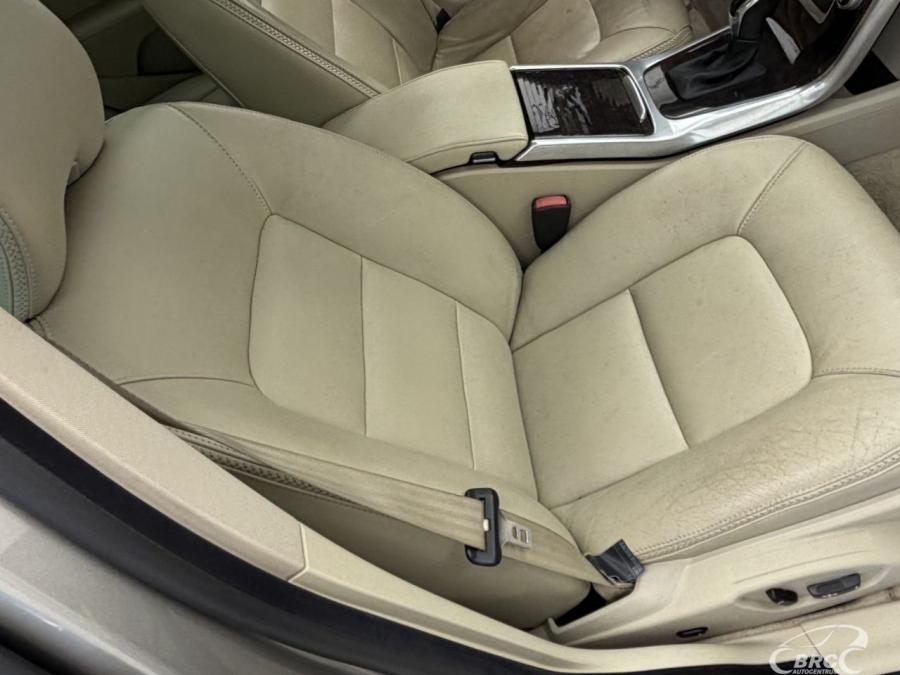 Volvo XC70 2015 in Vilnius, with an engine capacity of 2.95 L and mileage of 0 thousand km for 12700 €, photo 6 on AUTOMOTO.COM.LV