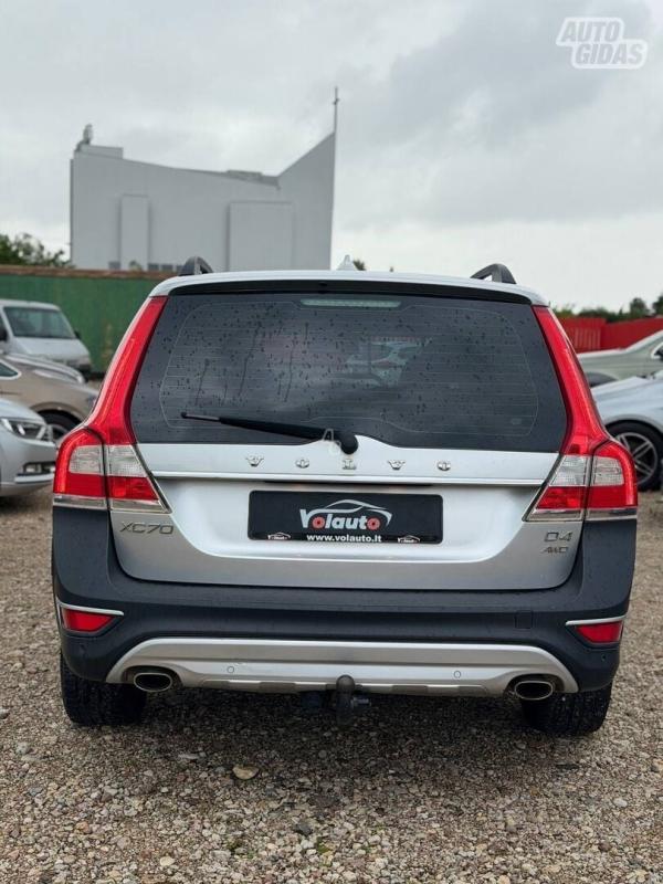 Volvo XC70 2015 in Pabrade, with an engine capacity of 2.40 L and mileage of 293 thousand km for 13500 €, photo 7 on AUTOMOTO.COM.LV
