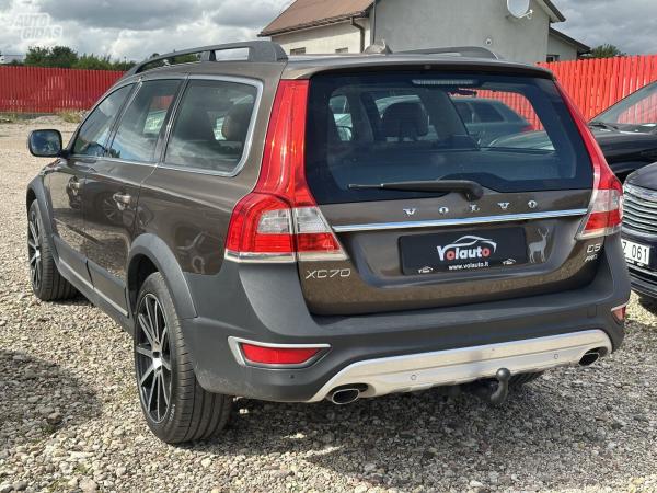 Volvo XC70 2016 in Pabrade, with an engine capacity of 2.40 L and mileage of 289 thousand km for 14500 €, photo 5 on AUTOMOTO.COM.LV