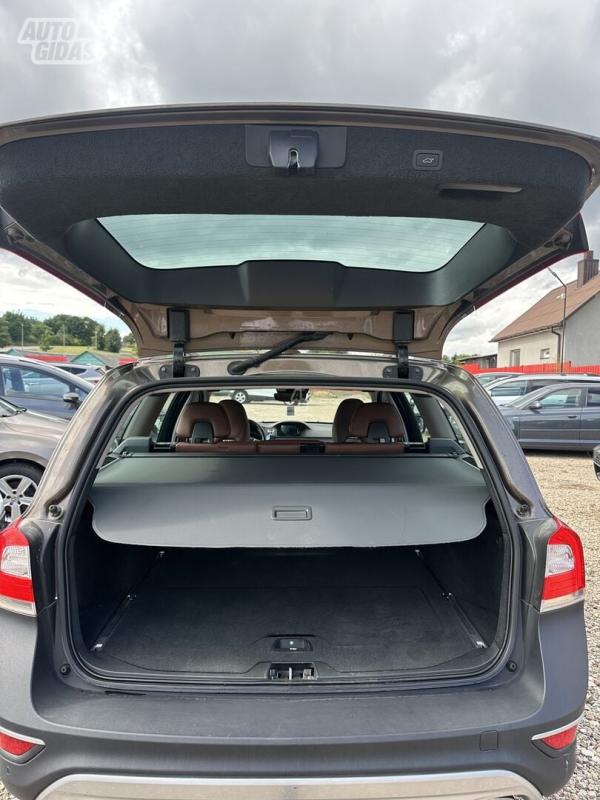 Volvo XC70 2016 in Pabrade, with an engine capacity of 2.40 L and mileage of 289 thousand km for 14500 €, photo 7 on AUTOMOTO.COM.LV