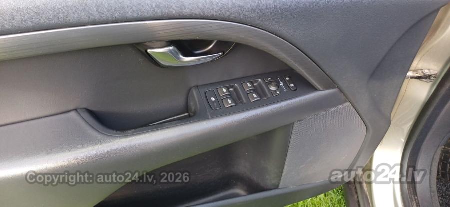 Volvo XC70 2016 Otepē, ar dzinēja tilpumu 2.40 L un nobraukumu 283 tūkst. km par 12500 €, foto 11 vietnē AUTOMOTO.COM.LV