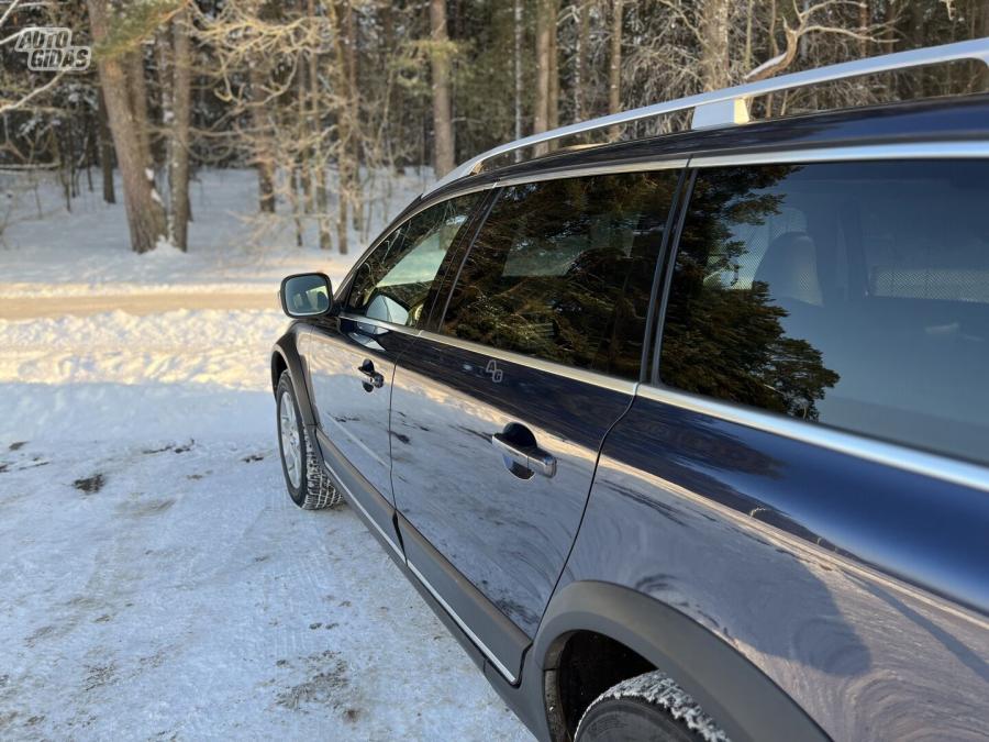 Violets Volvo XC70 2011 Prienai, ar dzinēja tilpumu 2.00 L un nobraukumu 280 tūkst. km par 6950 €, foto 7 vietnē AUTOMOTO.COM.LV