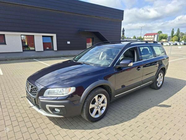 Violet Volvo XC70 2016 in Kaunas, with an engine capacity of 2.40 L and mileage of 288 thousand km for 12850 €, photo 1 on AUTOMOTO.COM.LV