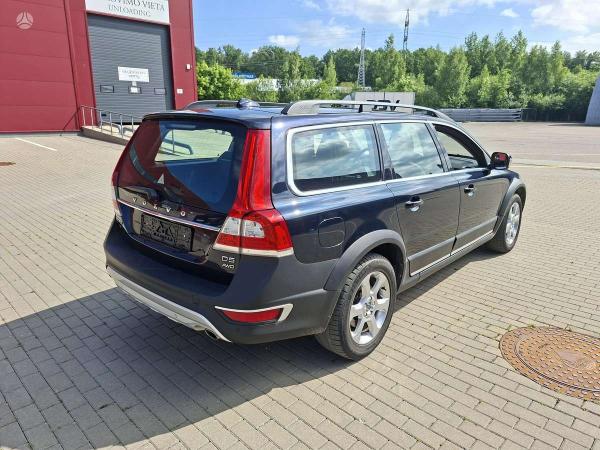 Violet Volvo XC70 2016 in Kaunas, with an engine capacity of 2.40 L and mileage of 288 thousand km for 12850 €, photo 5 on AUTOMOTO.COM.LV