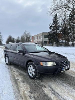 Violets Volvo XC70 2006 Viļņa, ar dzinēja tilpumu 2.40 L un nobraukumu 375 tūkst. km par 2850 €, foto  vietnē AUTOMOTO.COM.LV