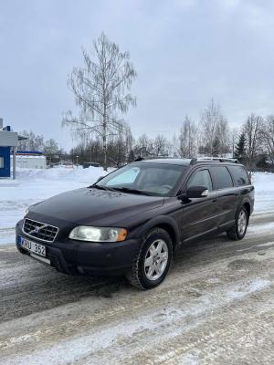 Violets Volvo XC70 2006 Viļņa, ar dzinēja tilpumu 2.40 L un nobraukumu 375 tūkst. km par 2850 €, foto 2 vietnē AUTOMOTO.COM.LV