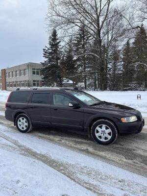 Violets Volvo XC70 2006 Viļņa, ar dzinēja tilpumu 2.40 L un nobraukumu 375 tūkst. km par 2850 €, foto 3 vietnē AUTOMOTO.COM.LV