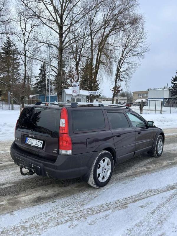 Violets Volvo XC70 2006 Viļņa, ar dzinēja tilpumu 2.40 L un nobraukumu 375 tūkst. km par 2850 €, foto 5 vietnē AUTOMOTO.COM.LV