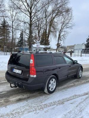 Violets Volvo XC70 2006 Viļņa, ar dzinēja tilpumu 2.40 L un nobraukumu 375 tūkst. km par 2850 €, foto 5 vietnē AUTOMOTO.COM.LV