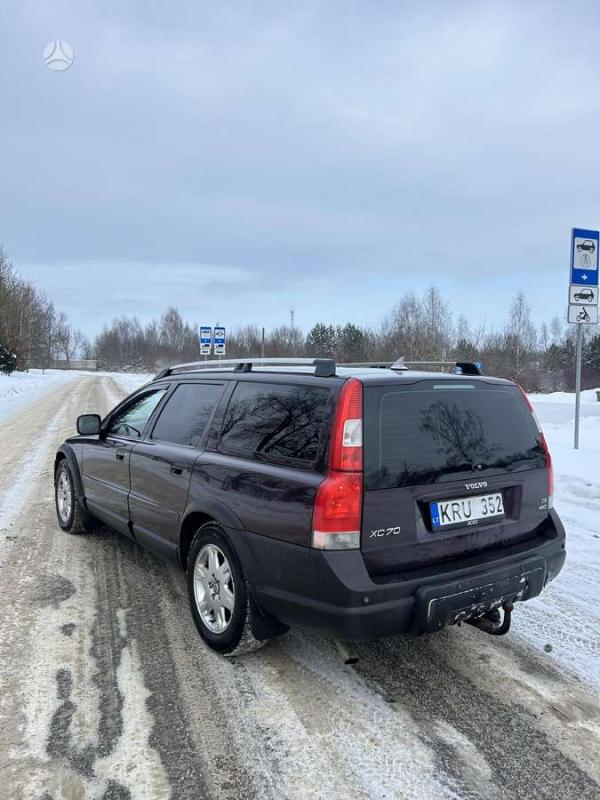 Violets Volvo XC70 2006 Viļņa, ar dzinēja tilpumu 2.40 L un nobraukumu 375 tūkst. km par 2850 €, foto 6 vietnē AUTOMOTO.COM.LV