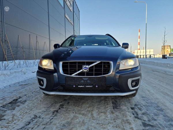 Violet Volvo XC70 2009 in Vilnius, with an engine capacity of 2.40 L and mileage of 259 thousand km for 6790 €, photo 4 on AUTOMOTO.COM.LV