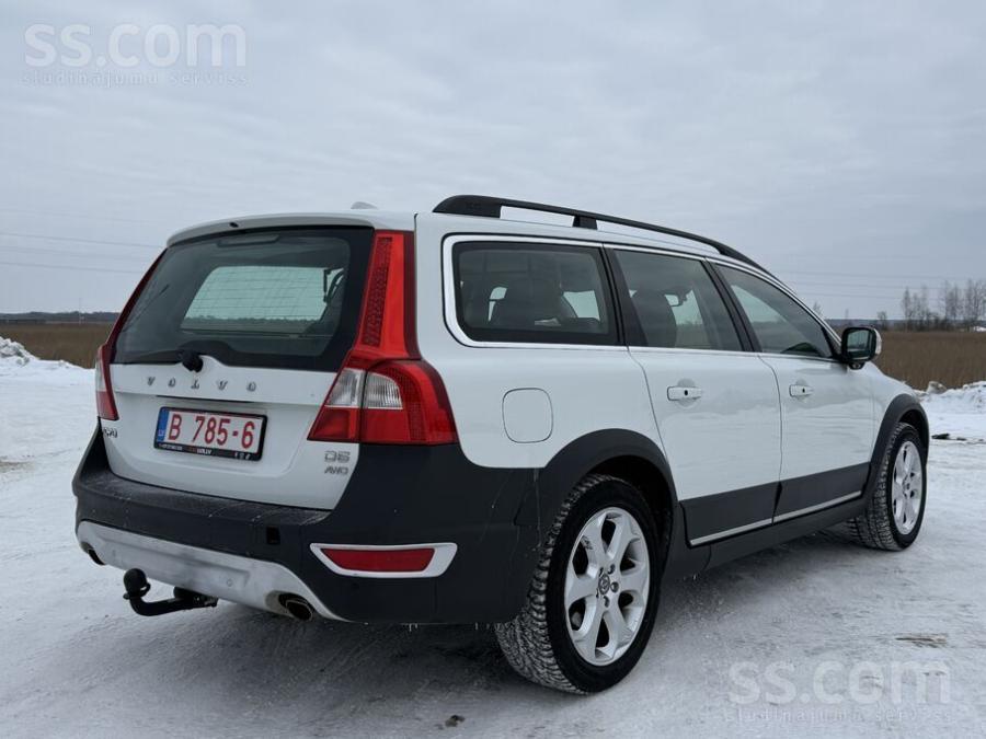 Balts Volvo XC70 2010 Liepāja, ar dzinēja tilpumu 2.40 L un nobraukumu 288 tūkst. km par 9500 €, foto 2 vietnē AUTOMOTO.COM.LV