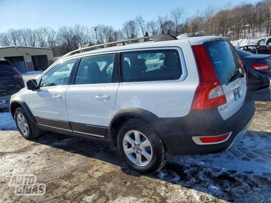 Balts Volvo XC70 2011 Kauņa, ar dzinēja tilpumu 3.20 L un nobraukumu 200 tūkst. km par 5200 €, foto 3 vietnē AUTOMOTO.COM.LV