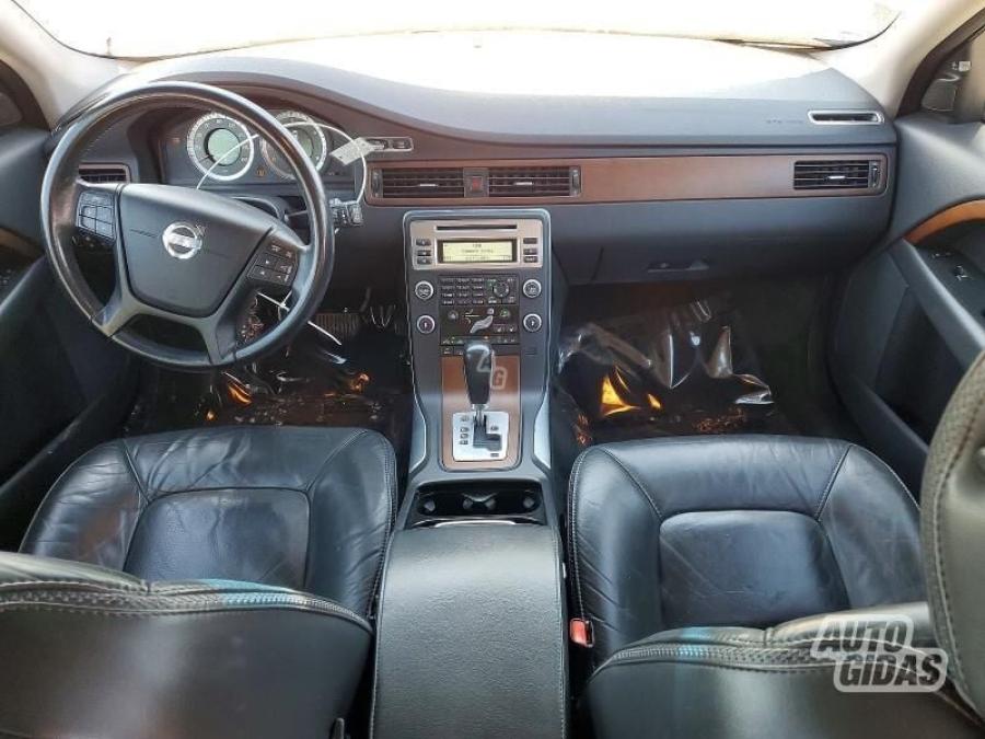 Balts Volvo XC70 2011 Kauņa, ar dzinēja tilpumu 3.20 L un nobraukumu 200 tūkst. km par 5200 €, foto 8 vietnē AUTOMOTO.COM.LV