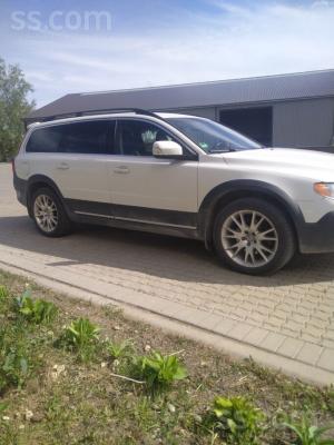 Balts Volvo XC70 2011 Aizkraukle, ar dzinēja tilpumu 2.40 L un nobraukumu 404 tūkst. km par 5700 €, foto  vietnē AUTOMOTO.COM.LV
