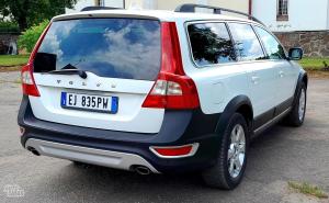 White Volvo XC70 2011 in Vilnius, with an engine capacity of 2.40 L and mileage of 373 thousand km for 6200 €, photo 7 on AUTOMOTO.COM.LV