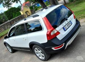 White Volvo XC70 2011 in Vilnius, with an engine capacity of 2.40 L and mileage of 373 thousand km for 6200 €, photo 12 on AUTOMOTO.COM.LV