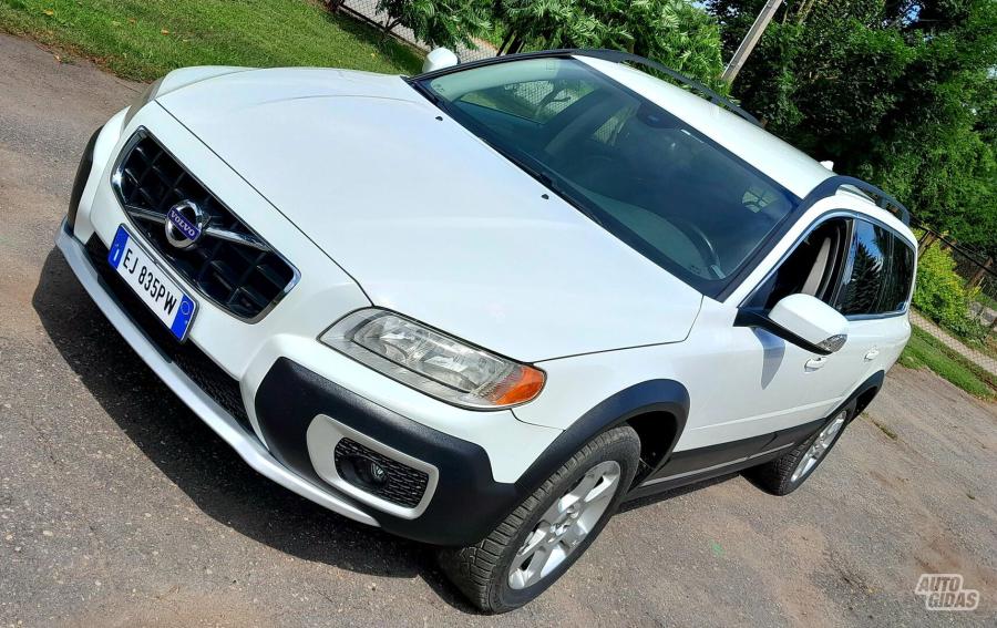 White Volvo XC70 2011 in Vilnius, with an engine capacity of 2.40 L and mileage of 373 thousand km for 6200 €, photo 13 on AUTOMOTO.COM.LV