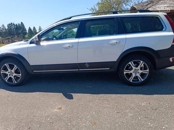 White Volvo XC70 2015 in Siauliai, with an engine capacity of 3.00 L and mileage of 201 thousand km for 13325 €, photo 6 on AUTOMOTO.COM.LV