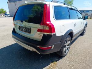 White Volvo XC70 2015 in Siauliai, with an engine capacity of 3.00 L and mileage of 201 thousand km for 13325 €, photo 8 on AUTOMOTO.COM.LV