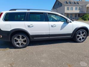 White Volvo XC70 2015 in Siauliai, with an engine capacity of 3.00 L and mileage of 201 thousand km for 13325 €, photo 10 on AUTOMOTO.COM.LV