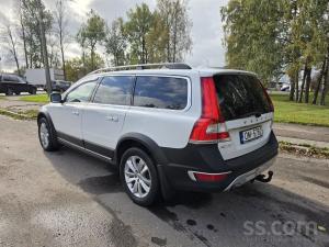 White Volvo XC70 2013 in Riga, with an engine capacity of 2.40 L and mileage of 160 thousand km for 12950 €, photo  on AUTOMOTO.COM.LV