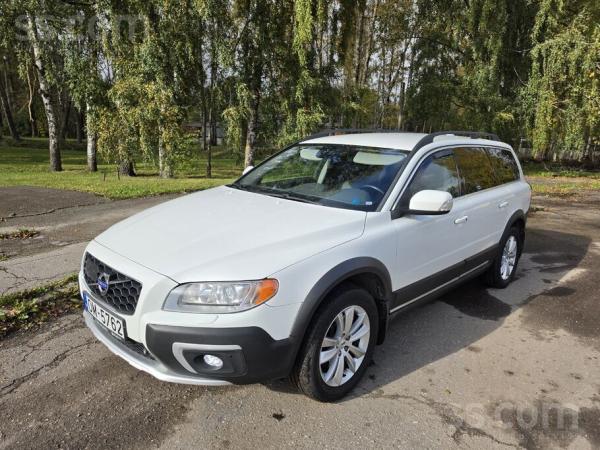 Balts Volvo XC70 2013 Rīga, ar dzinēja tilpumu 2.40 L un nobraukumu 160 tūkst. km par 12950 €, foto 3 vietnē AUTOMOTO.COM.LV