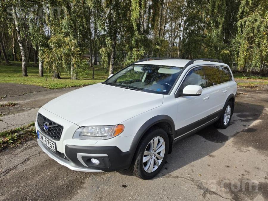 Balts Volvo XC70 2013 Rīga, ar dzinēja tilpumu 2.40 L un nobraukumu 160 tūkst. km par 12950 €, foto 3 vietnē AUTOMOTO.COM.LV