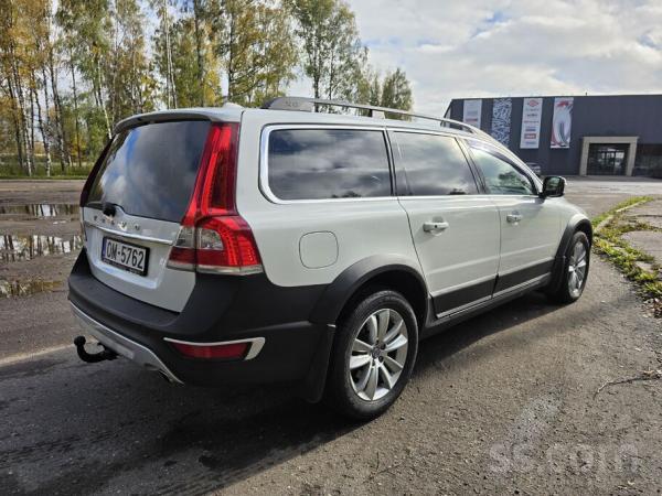 Balts Volvo XC70 2013 Rīga, ar dzinēja tilpumu 2.40 L un nobraukumu 160 tūkst. km par 12950 €, foto 4 vietnē AUTOMOTO.COM.LV