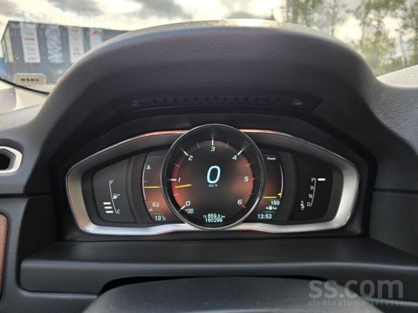 Balts Volvo XC70 2013 Rīga, ar dzinēja tilpumu 2.40 L un nobraukumu 160 tūkst. km par 12950 €, foto 6 vietnē AUTOMOTO.COM.LV