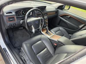 Balts Volvo XC70 2013 Rīga, ar dzinēja tilpumu 2.40 L un nobraukumu 160 tūkst. km par 12950 €, foto 9 vietnē AUTOMOTO.COM.LV