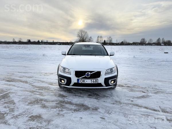 Balts Volvo XC70 2012 Rīga, ar dzinēja tilpumu 2.40 L un nobraukumu 197 tūkst. km par 9950 €, foto 3 vietnē AUTOMOTO.COM.LV