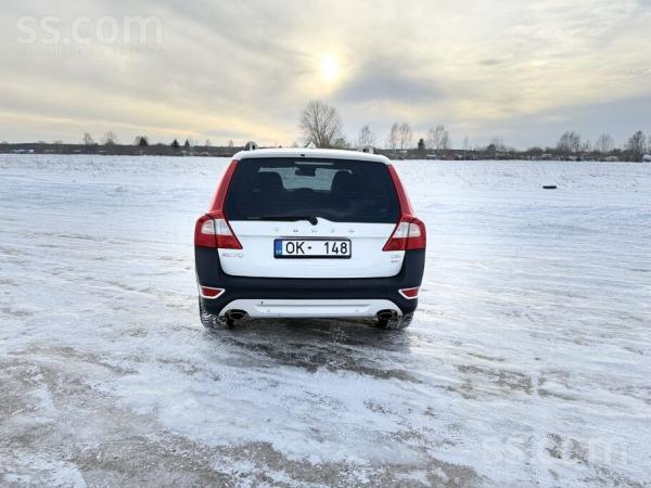 Balts Volvo XC70 2012 Rīga, ar dzinēja tilpumu 2.40 L un nobraukumu 197 tūkst. km par 9950 €, foto 6 vietnē AUTOMOTO.COM.LV