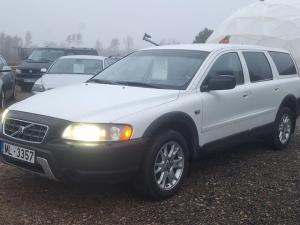 Balts Volvo XC70 2005 Cēsis, ar dzinēja tilpumu 2.40 L un nobraukumu 367 tūkst. km par 1950 €, foto 10 vietnē AUTOMOTO.COM.LV