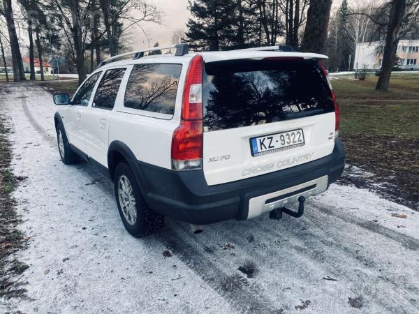Balts Volvo XC70 2006 Jelgava, ar dzinēja tilpumu 2.40 L un nobraukumu 439 tūkst. km par 2650 €, foto 3 vietnē AUTOMOTO.COM.LV