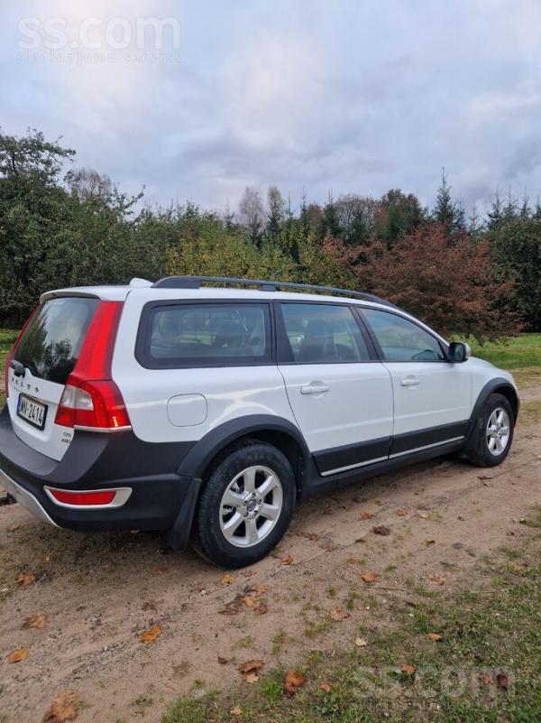 Balts Volvo XC70 2007 Kuldīga, ar dzinēja tilpumu 2.40 L un nobraukumu 286 tūkst. km par 3100 €, foto 4 vietnē AUTOMOTO.COM.LV