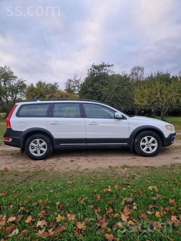 Balts Volvo XC70 2007 Kuldīga, ar dzinēja tilpumu 2.40 L un nobraukumu 286 tūkst. km par 3100 €, foto 8 vietnē AUTOMOTO.COM.LV
