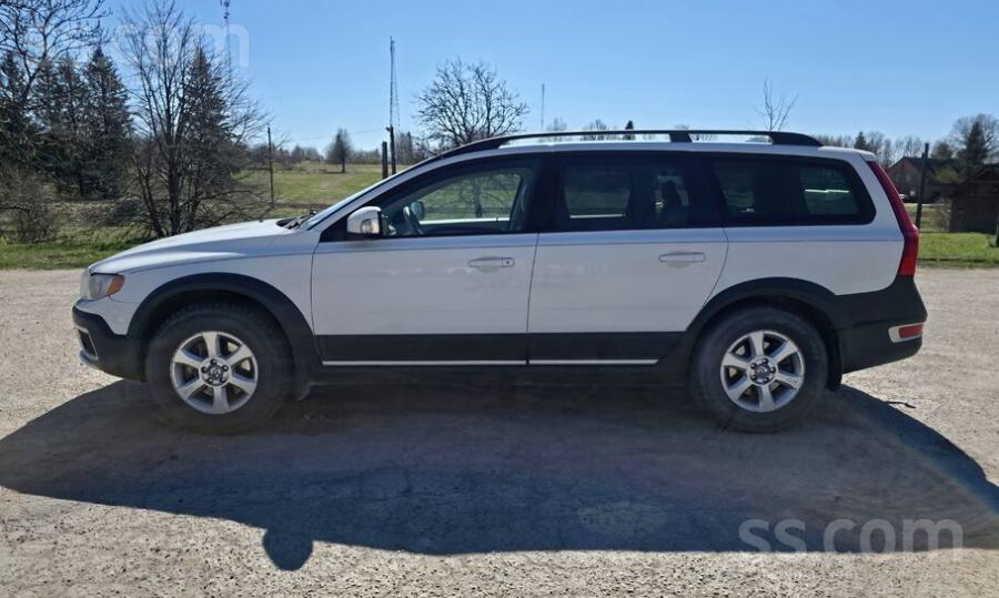 Balts Volvo XC70 2008 Liepāja, ar dzinēja tilpumu 3.20 L un nobraukumu 219 tūkst. km par 4990 €, foto 4 vietnē AUTOMOTO.COM.LV