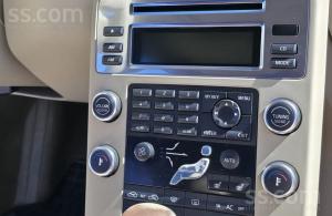 Balts Volvo XC70 2008 Liepāja, ar dzinēja tilpumu 3.20 L un nobraukumu 219 tūkst. km par 4990 €, foto 7 vietnē AUTOMOTO.COM.LV