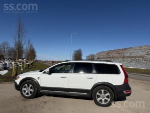 Balts Volvo XC70 2008 Jelgava, ar dzinēja tilpumu 2.40 L un nobraukumu 228 tūkst. km par 5100 €, foto 4 vietnē AUTOMOTO.COM.LV