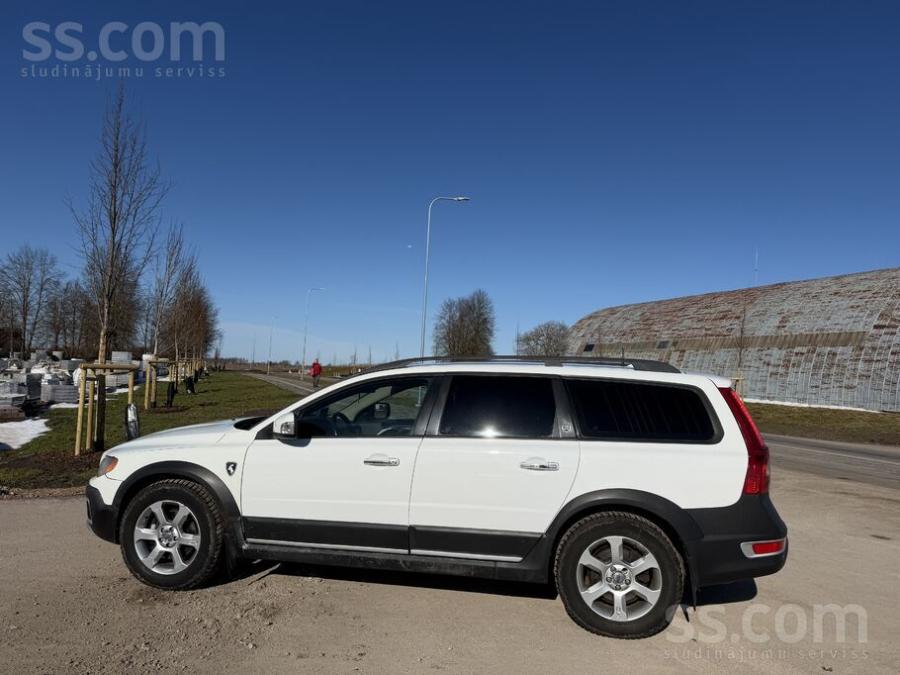 Balts Volvo XC70 2008 Jelgava, ar dzinēja tilpumu 2.40 L un nobraukumu 228 tūkst. km par 5100 €, foto 4 vietnē AUTOMOTO.COM.LV