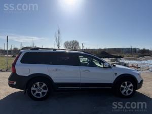 Balts Volvo XC70 2008 Jelgava, ar dzinēja tilpumu 2.40 L un nobraukumu 228 tūkst. km par 5100 €, foto 8 vietnē AUTOMOTO.COM.LV