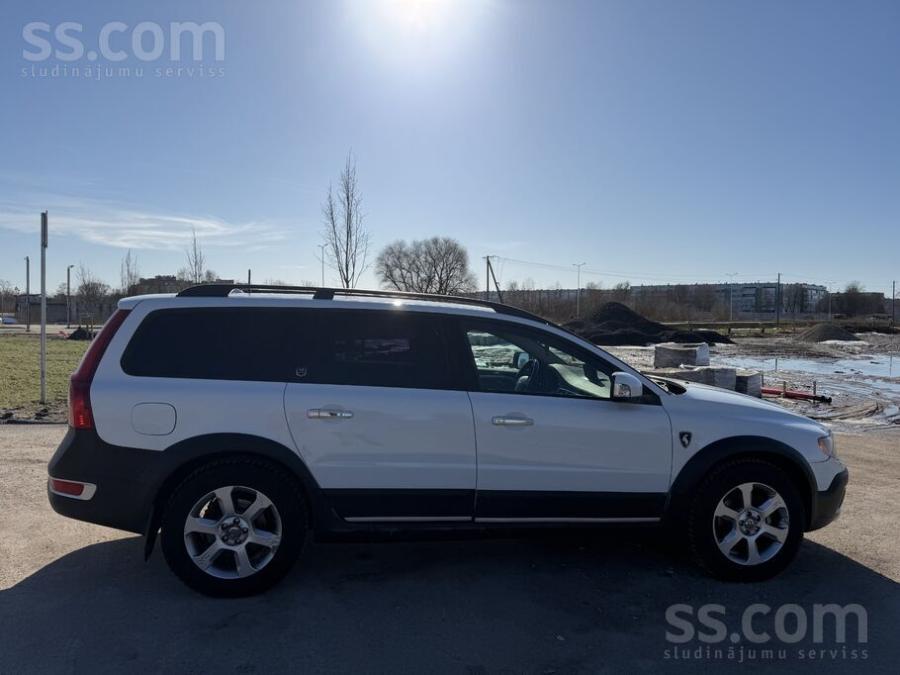 Balts Volvo XC70 2008 Jelgava, ar dzinēja tilpumu 2.40 L un nobraukumu 228 tūkst. km par 5100 €, foto 8 vietnē AUTOMOTO.COM.LV