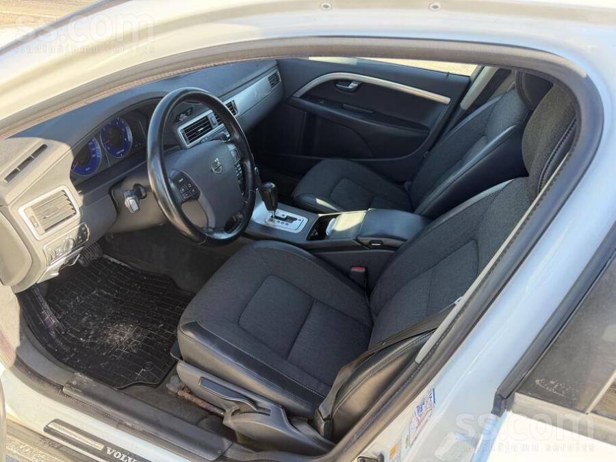 Balts Volvo XC70 2008 Jelgava, ar dzinēja tilpumu 2.40 L un nobraukumu 228 tūkst. km par 5100 €, foto 12 vietnē AUTOMOTO.COM.LV