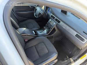Balts Volvo XC70 2008 Jelgava, ar dzinēja tilpumu 2.40 L un nobraukumu 228 tūkst. km par 5100 €, foto 14 vietnē AUTOMOTO.COM.LV