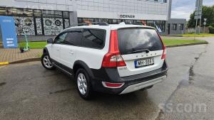 White Volvo XC70 2008 in Riga, with an engine capacity of 2.40 L and mileage of 300 thousand km for 4800 €, photo 5 on AUTOMOTO.COM.LV